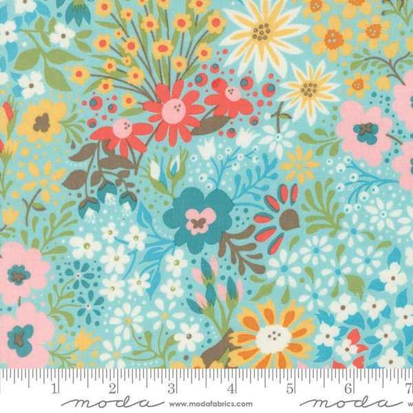 Sunday Brunch Florals 30750 Mint Tea - Moda Fabrics - Florals Flowers – Cute Little Fabric Shop