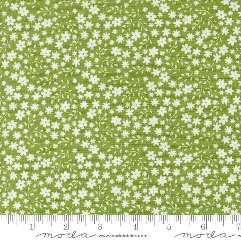Raspberry Summer Blossom 37693 Fresh Grass - Moda Fabrics - Blossom Fl ...